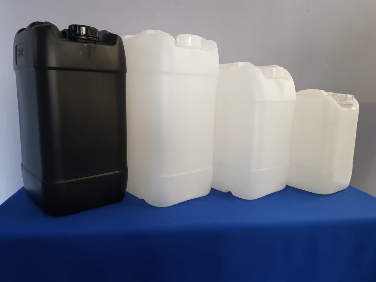 BOTTLE BOYS – YOUR BRAND, OUR PRIORITY